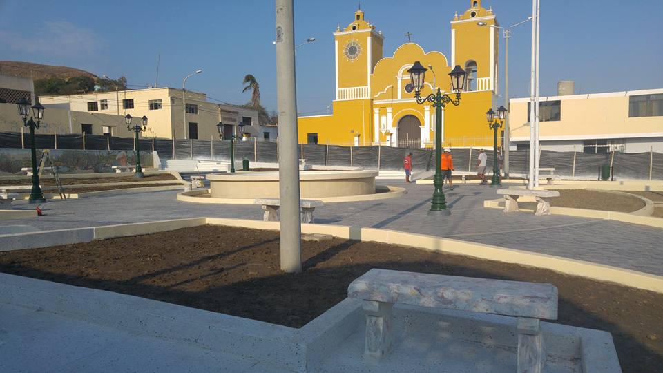 Archivo: Plaza Mayor de San José (Lambayeque, Perú)