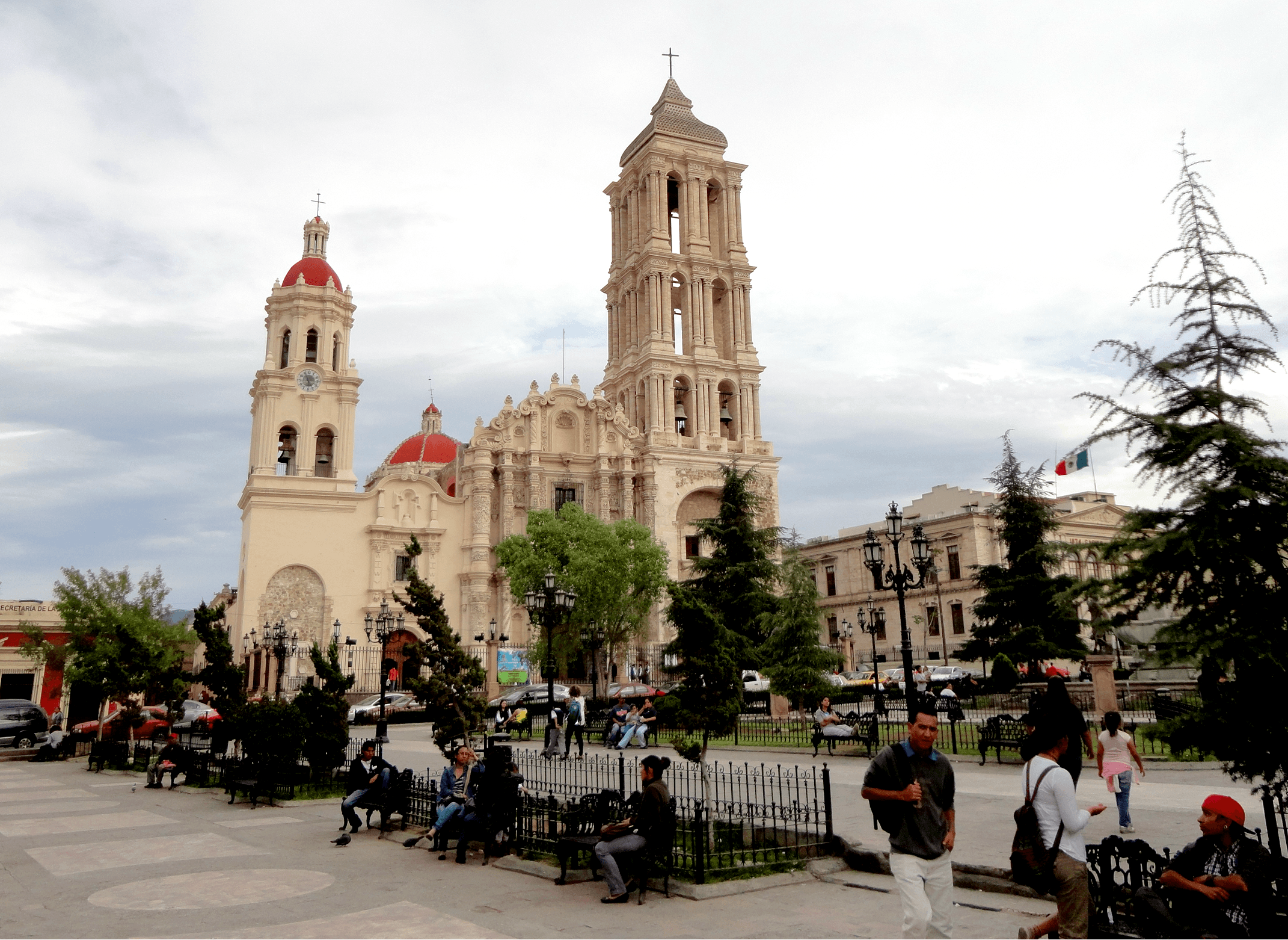 Archivo: Catedral de Saltillo y Plaza de Armas - Saltillo, Coahuila, México