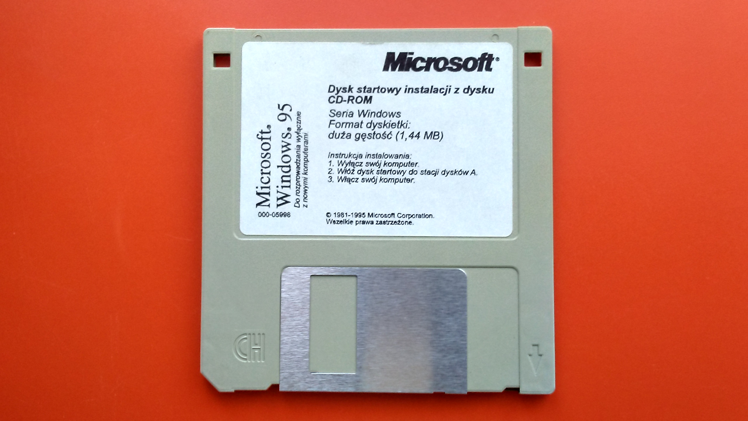 Archivo: Windows 95 - installation disk 3 1⁄2-inch, floppy disk