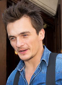 Rupert Friend para Niños