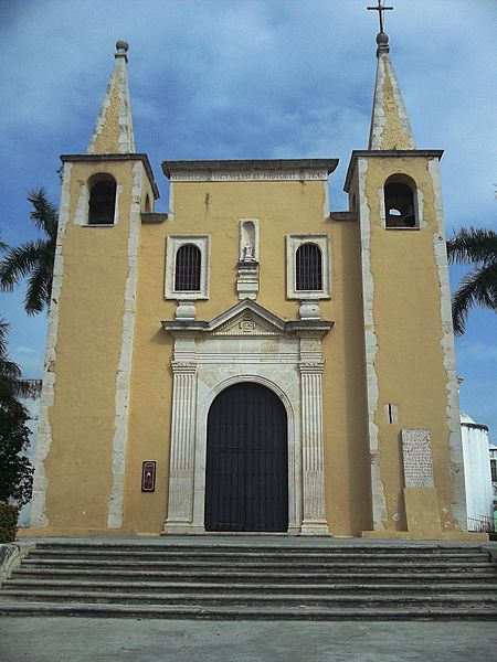 Archivo: Iglesia del Barrio de Santa Ana, Mérida, Yucatán (02)