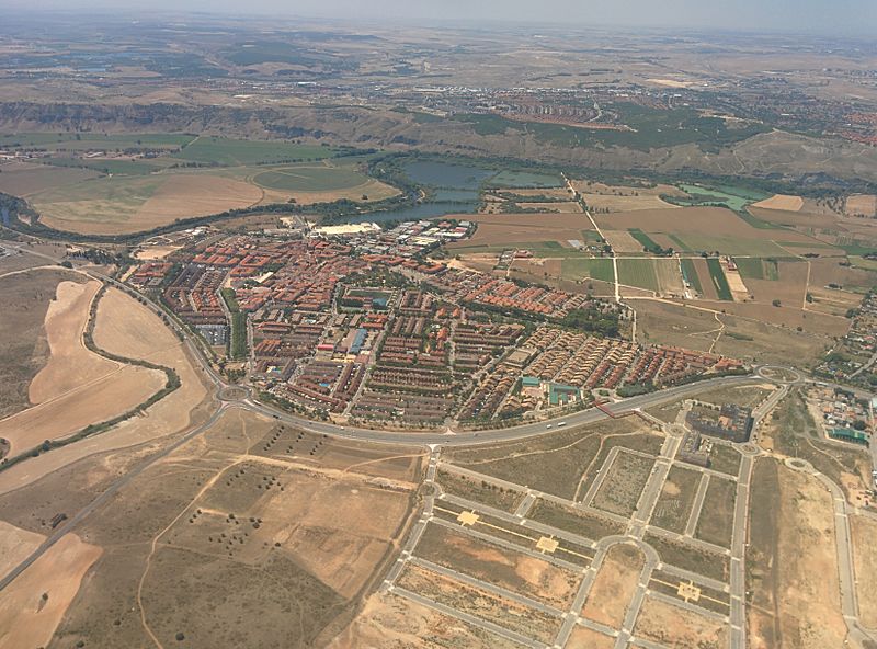 Archivo: Velilla de San Antonio, vista aérea