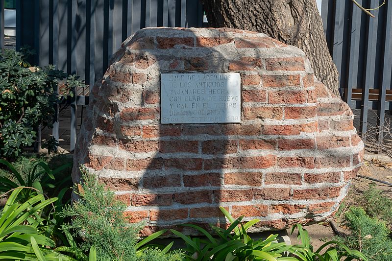 Archivo: Restos de Tajamares, Providencia, Santiago 20210905 05